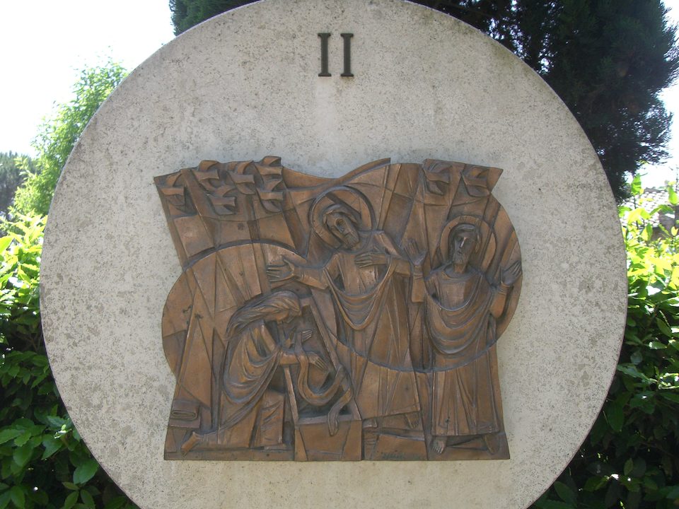 The 2nd Station of the Resurrection (Via Lucis): Women Find the Empty ...