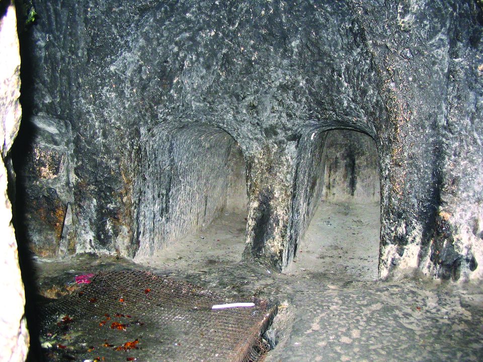 First Century Tombs | Saint Mary's Press